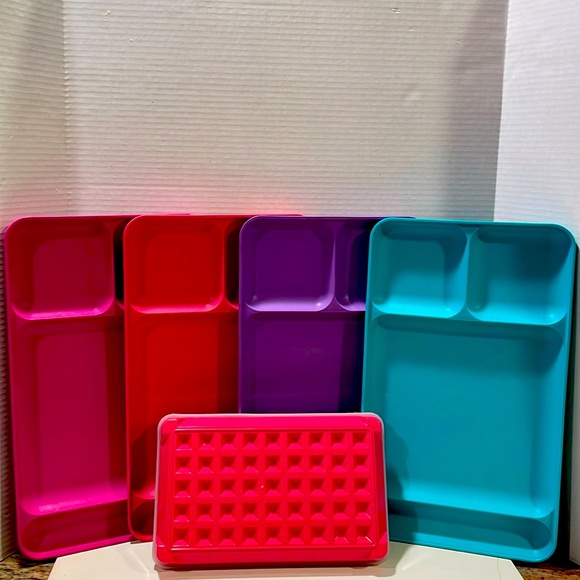 Tupperware | Dining | Tupperware Dinner Trays Hotdog Tray | Poshmark